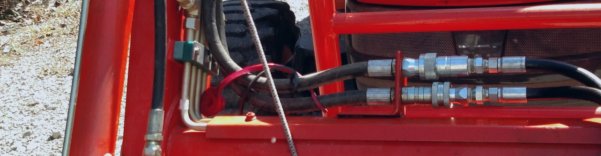 Hydraulic Hose Detail: Color Coding, Ferrules, and Skiving